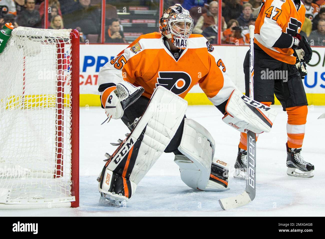 Philadelphia Flyers' Steve Mason in action during the first period of ...
