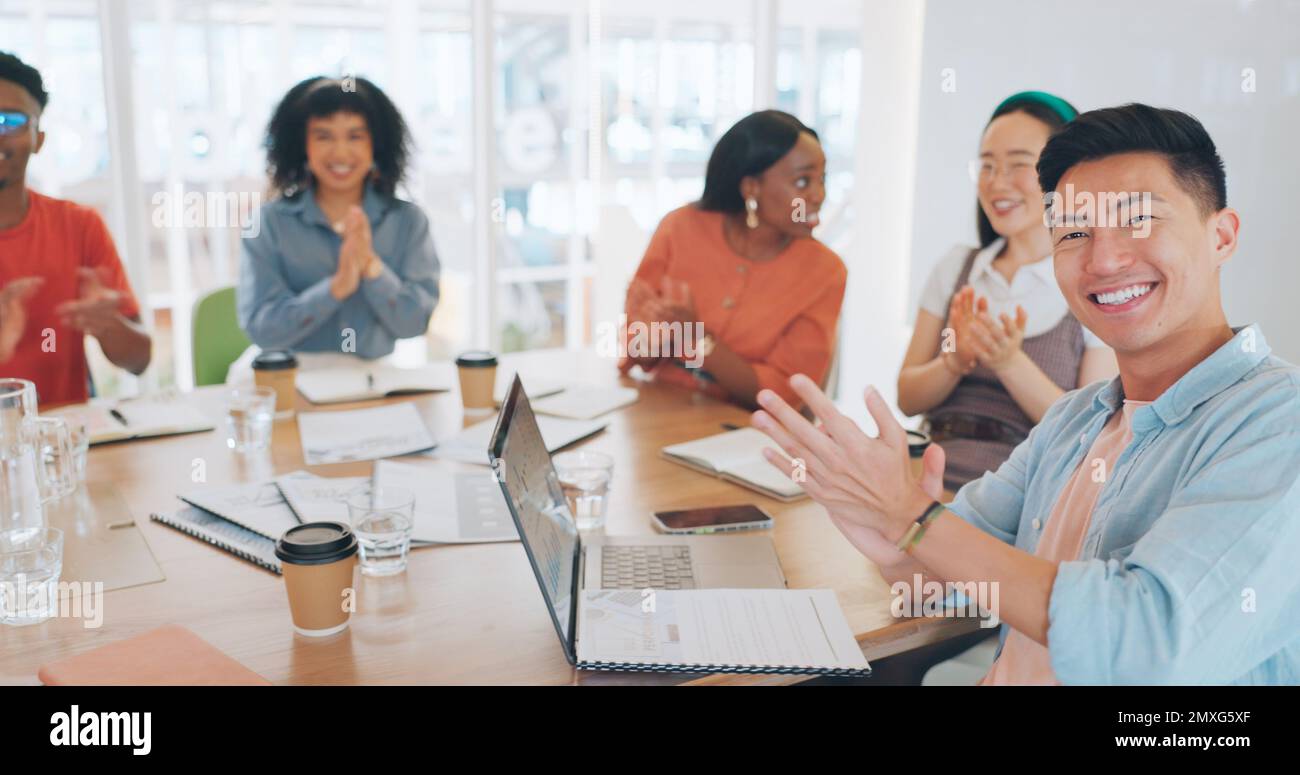 Applause audience hi-res stock photography and images - Alamy