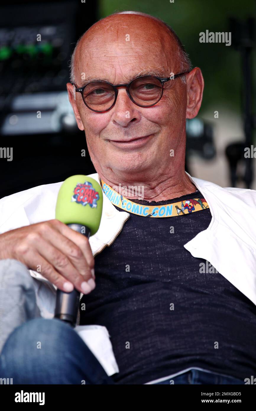 James faulkner game of thrones hi-res stock photography and images - Alamy