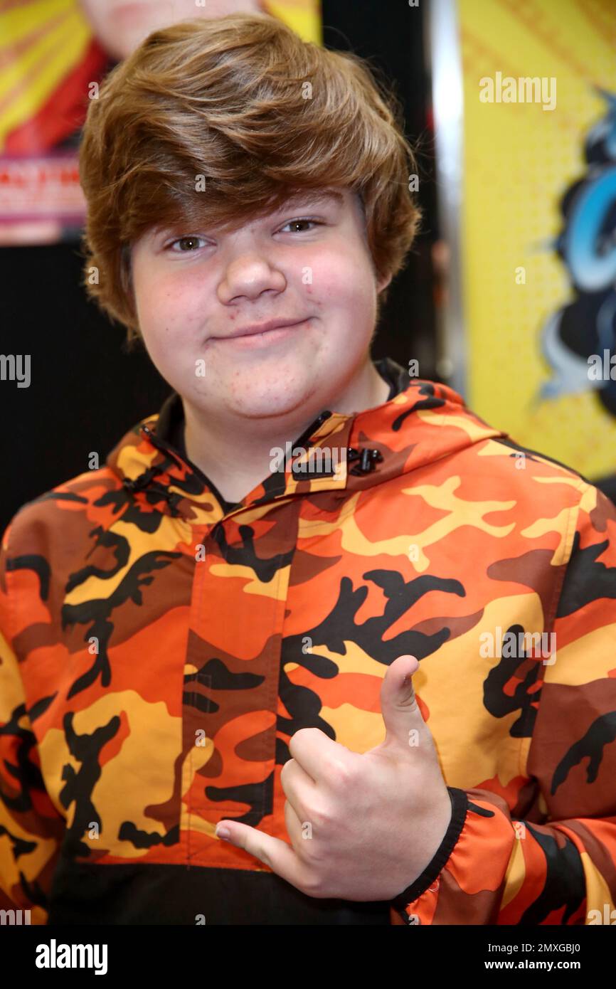 New kids hi-res stock photography and images - Alamy