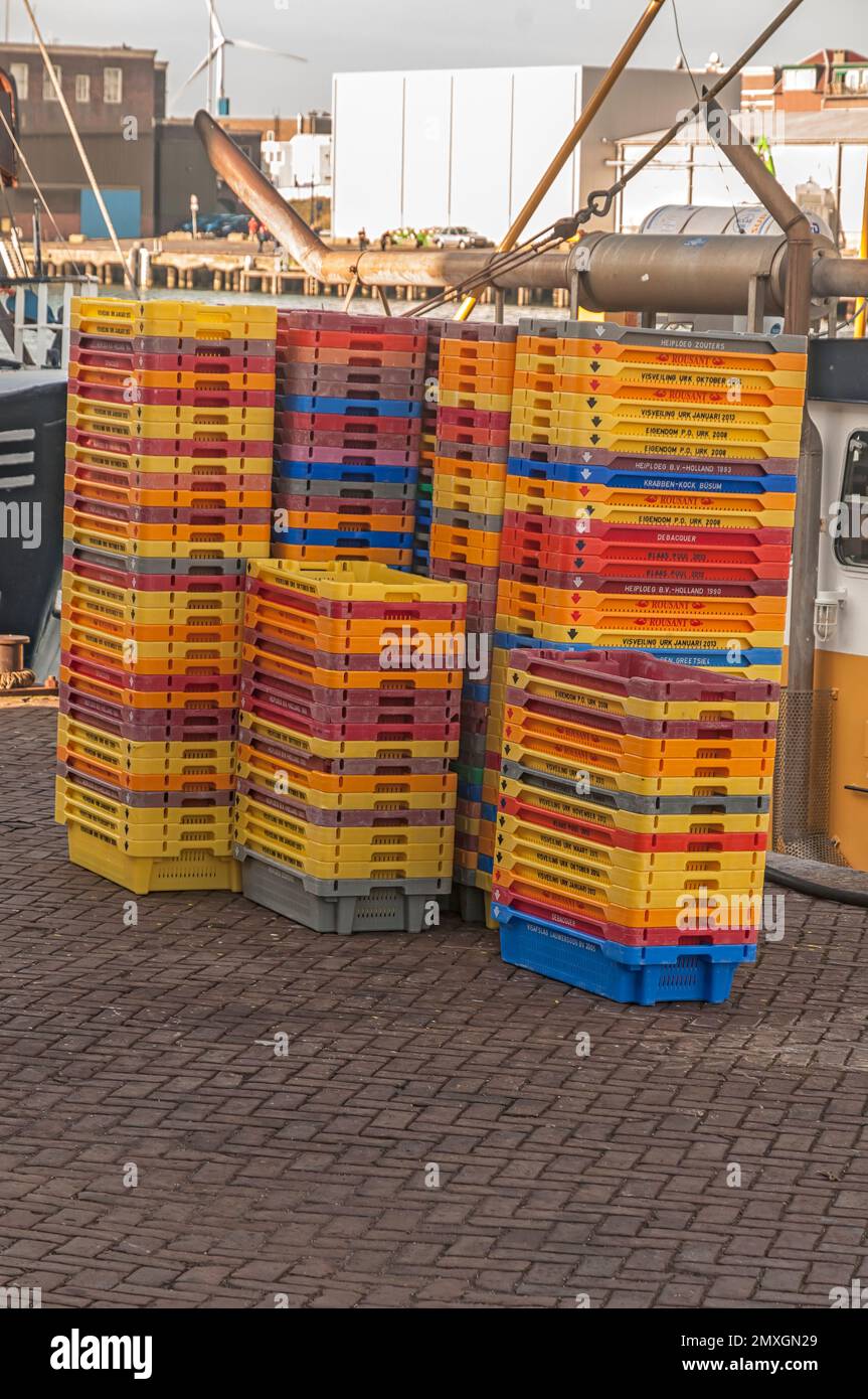 Shipping crates hi-res stock photography and images - Alamy