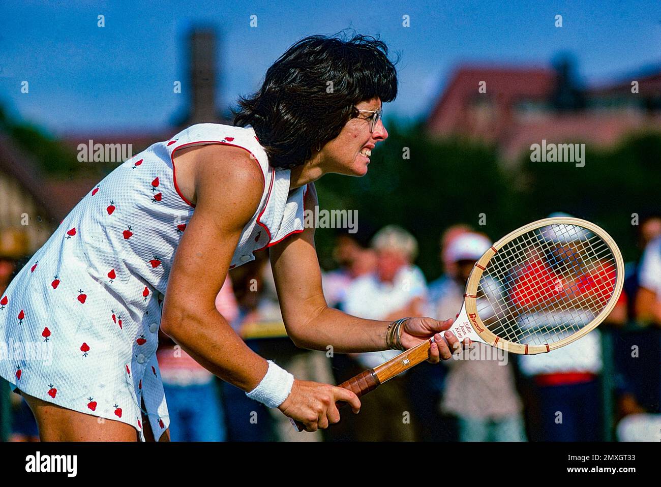 Billy Jean King (USA) competing in the 1977 US Open Tennis Stock Photo ...
