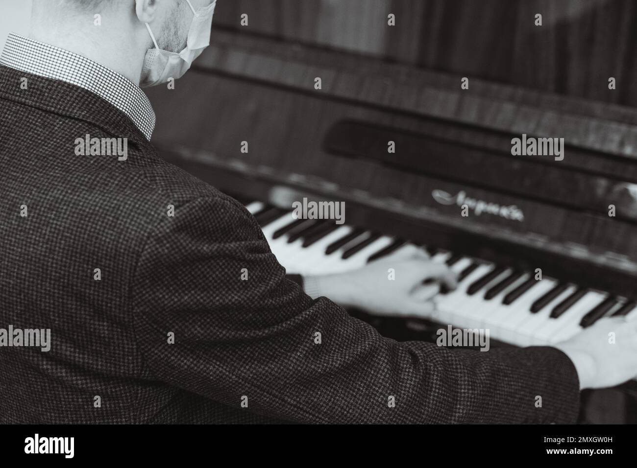 Quality piano hi-res stock photography and images - Alamy