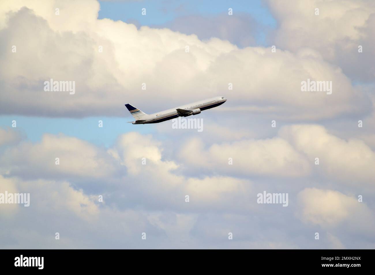An aerial view of airplane during flight in sky Stock Photo - Alamy