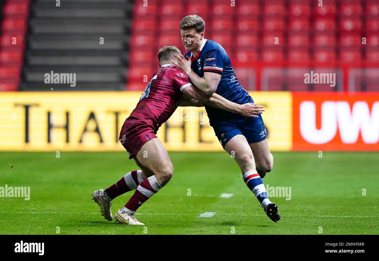Bristol Bears' Jac Lloyd (right) and Sale Sharks' Tom Curtis during the ...