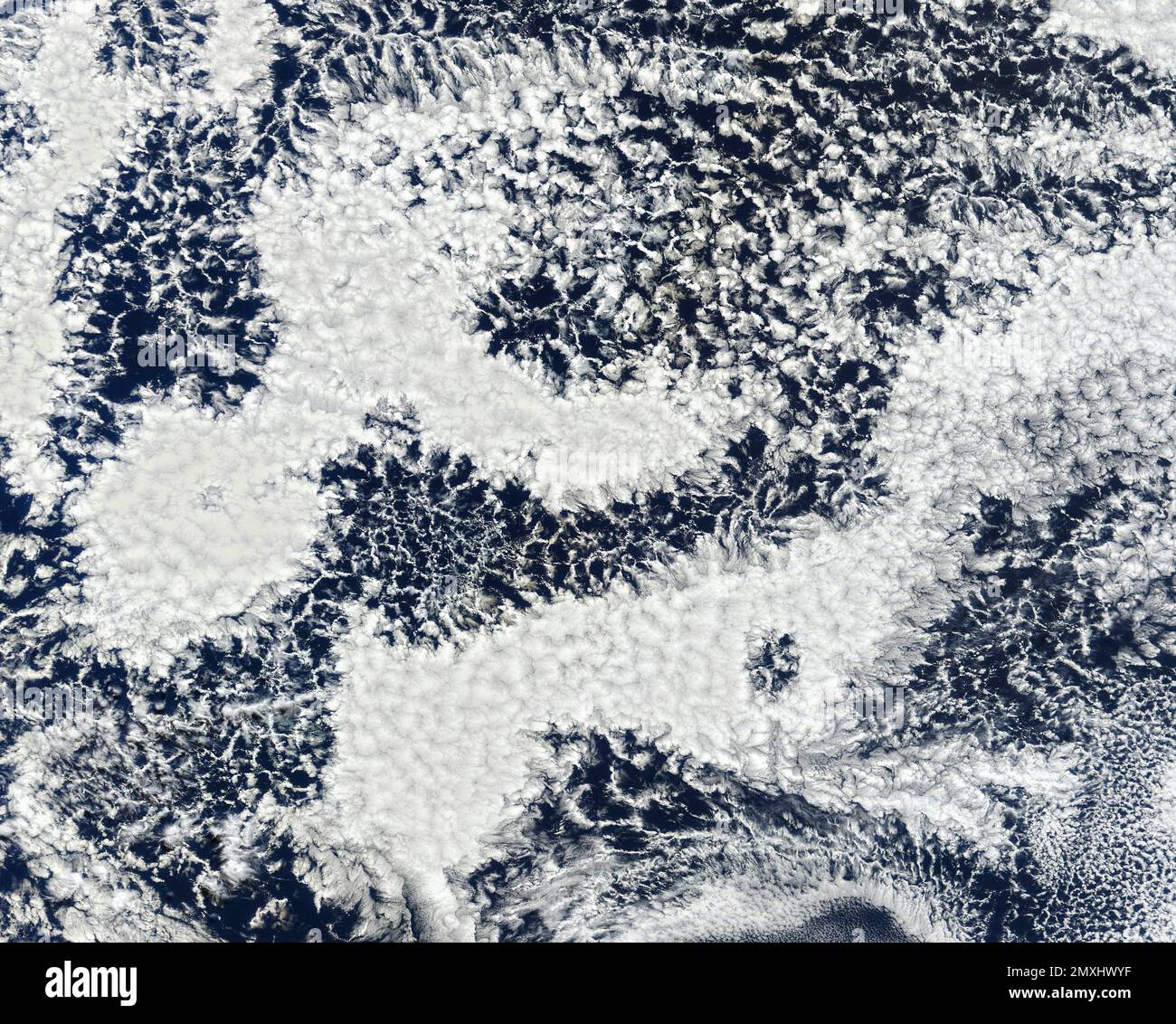 Stratocumulus cloud hi-res stock photography and images - Alamy