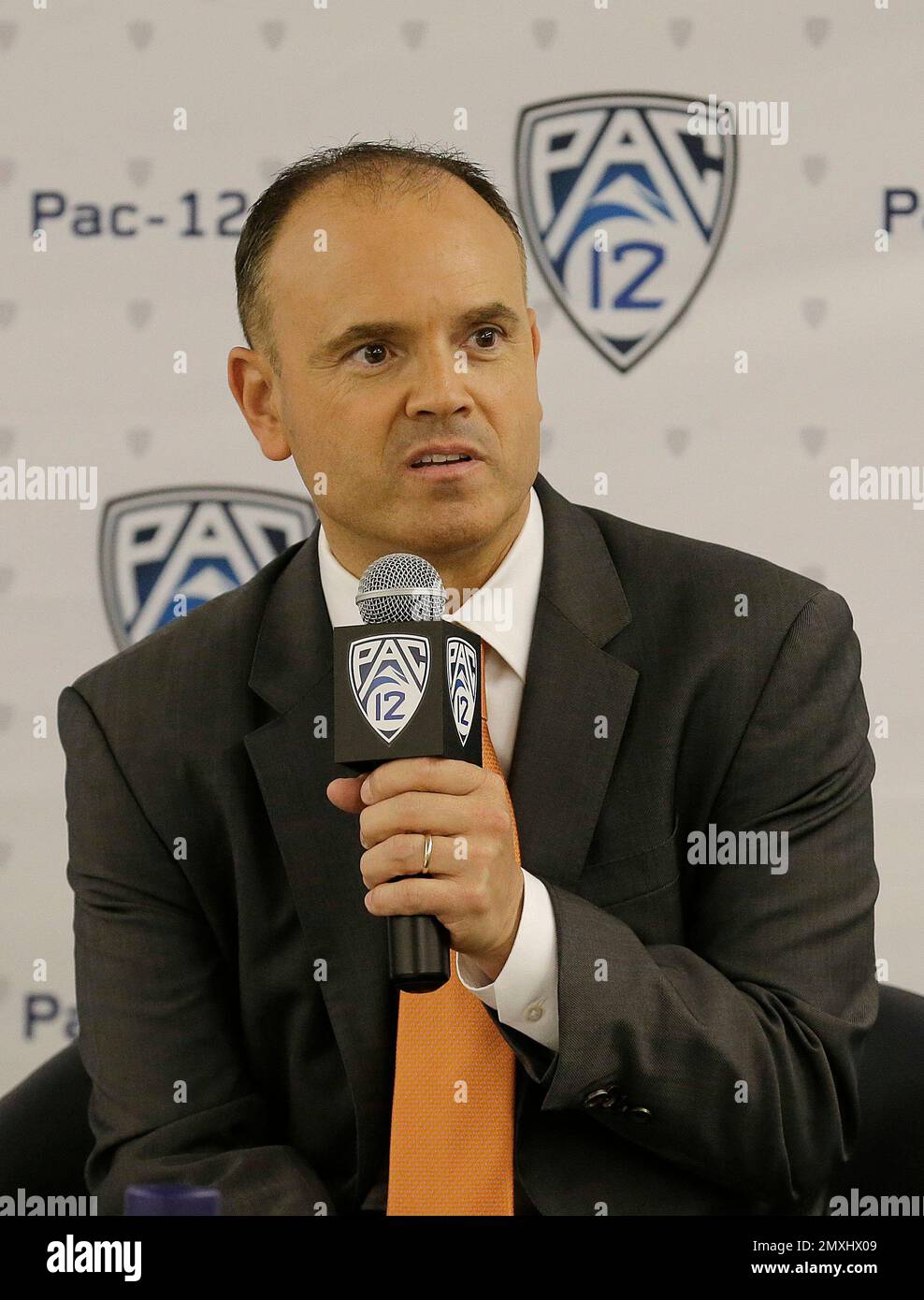 Oregon State head coach Scott Rueck speaks during NCAA college ...