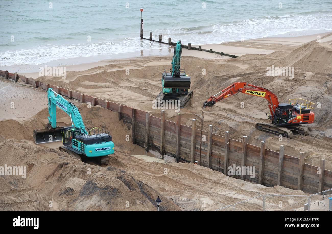 Bournemouth, UK. 3rd Feb 2023. Work progressing on replacing groynes ...