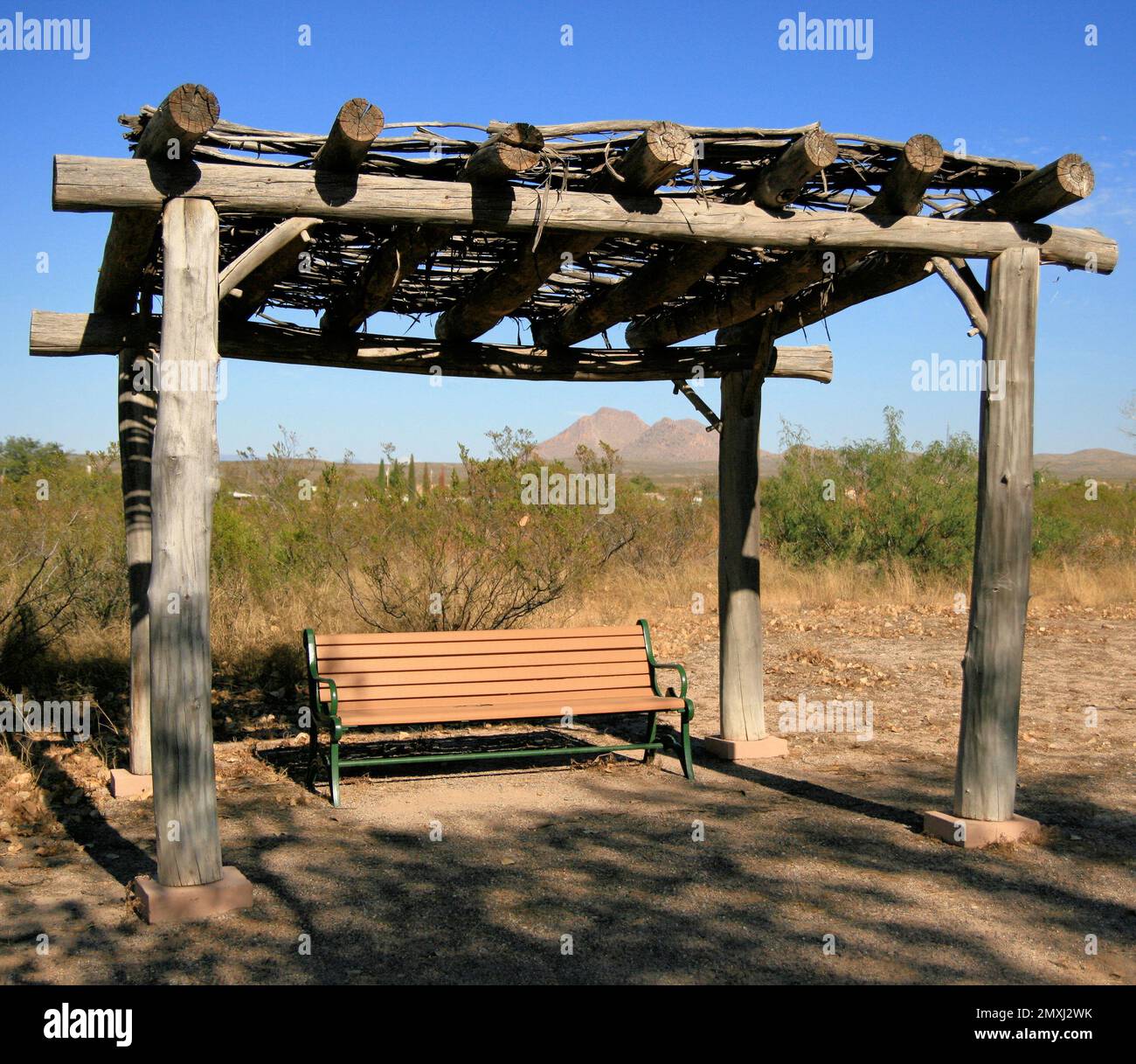 Shady sitting bench hi-res stock photography and images - Alamy