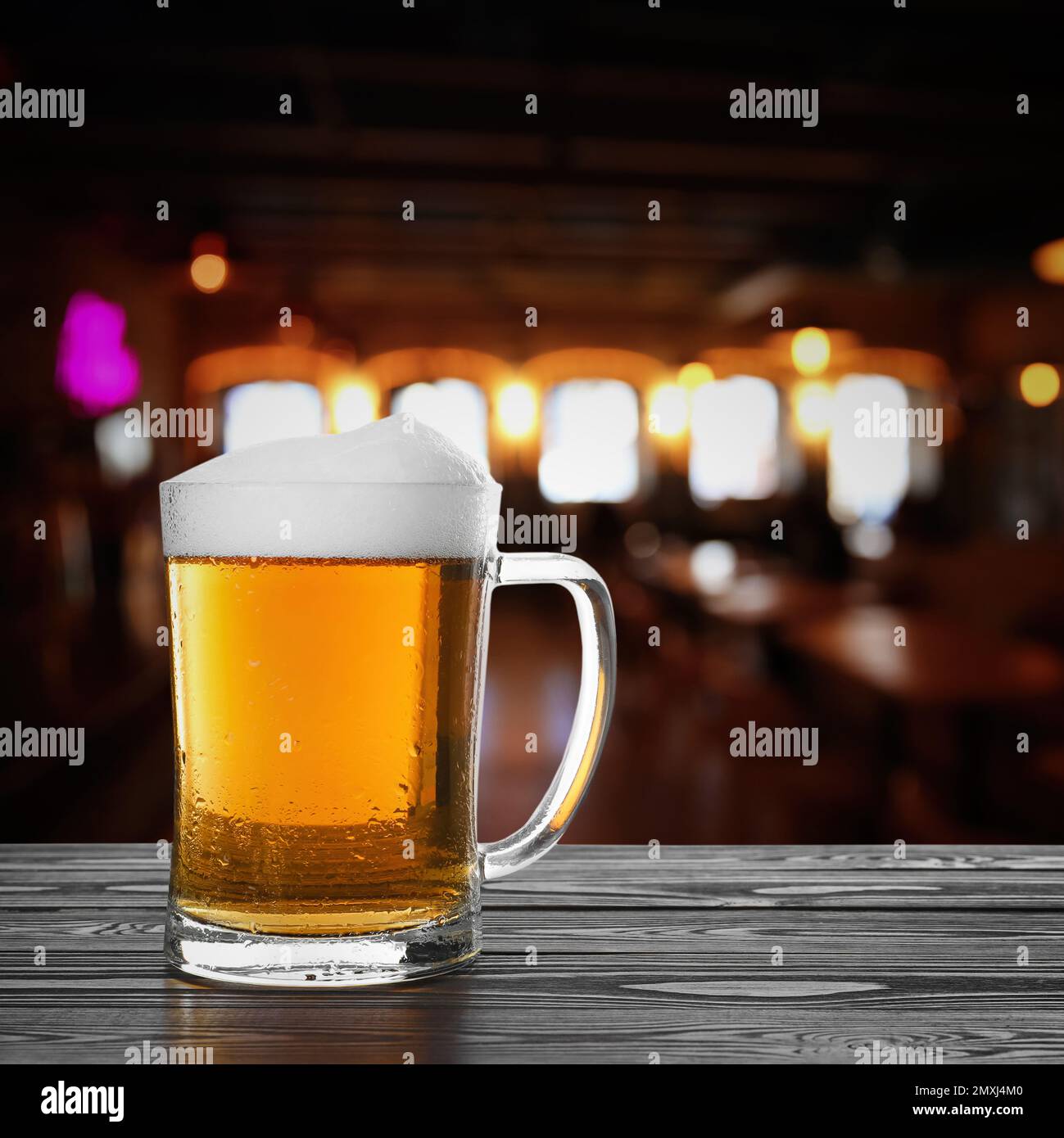 Light filled public space hi-res stock photography and images - Alamy