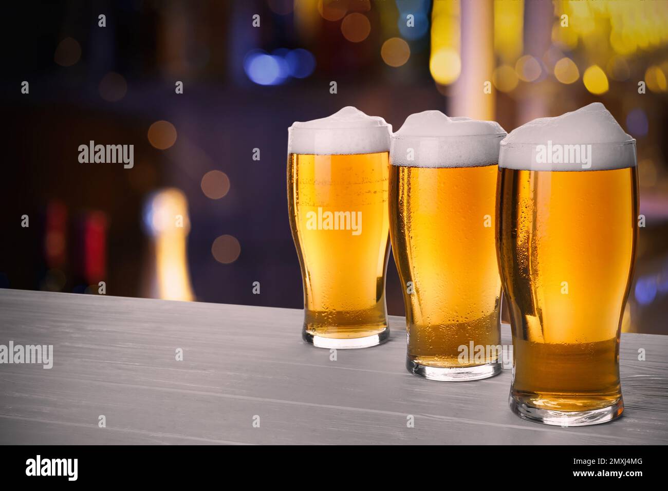 Table in pub hi-res stock photography and images - Alamy