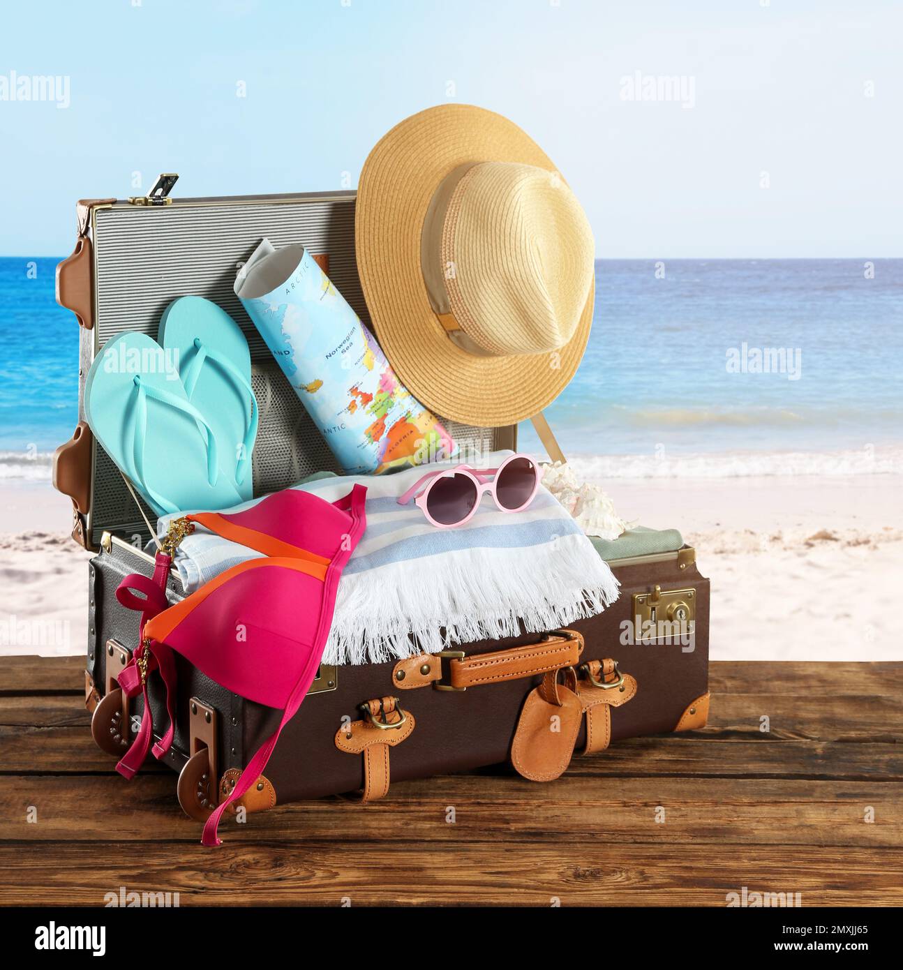 Fashion beach dubai hi-res stock photography and images - Alamy
