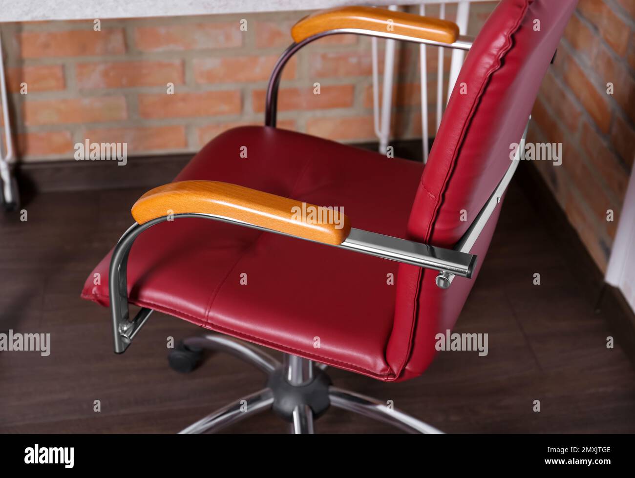 Red desk chair hi-res stock photography and images - Alamy