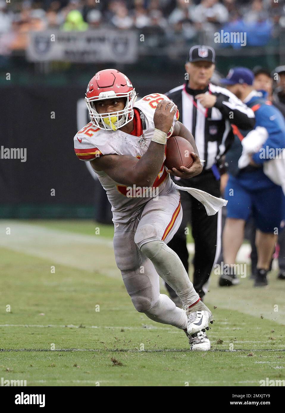 Kansas City Chiefs running back Spencer Ware (32) runs against the ...