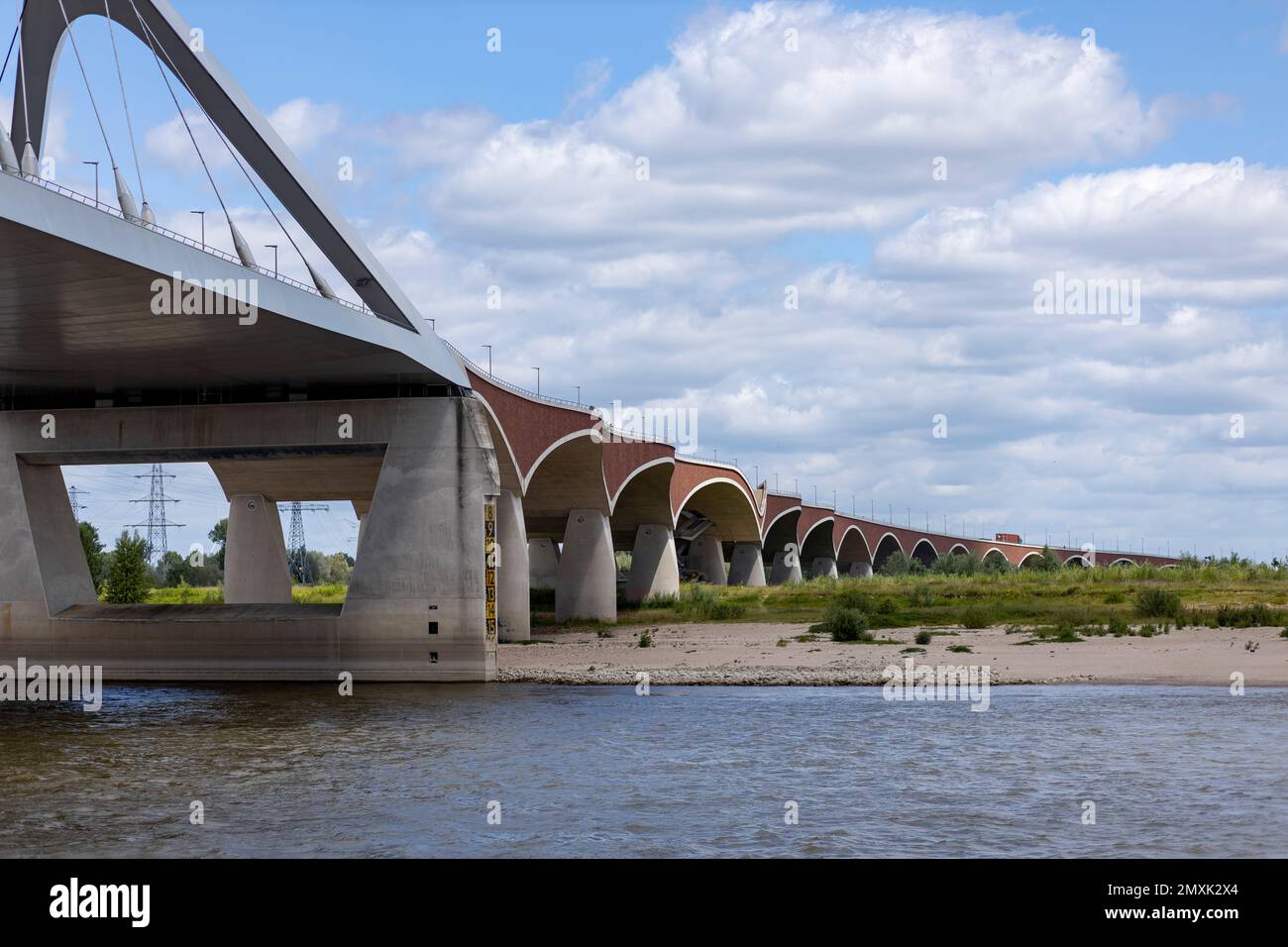 Oversteek bridge hi-res stock photography and images - Alamy