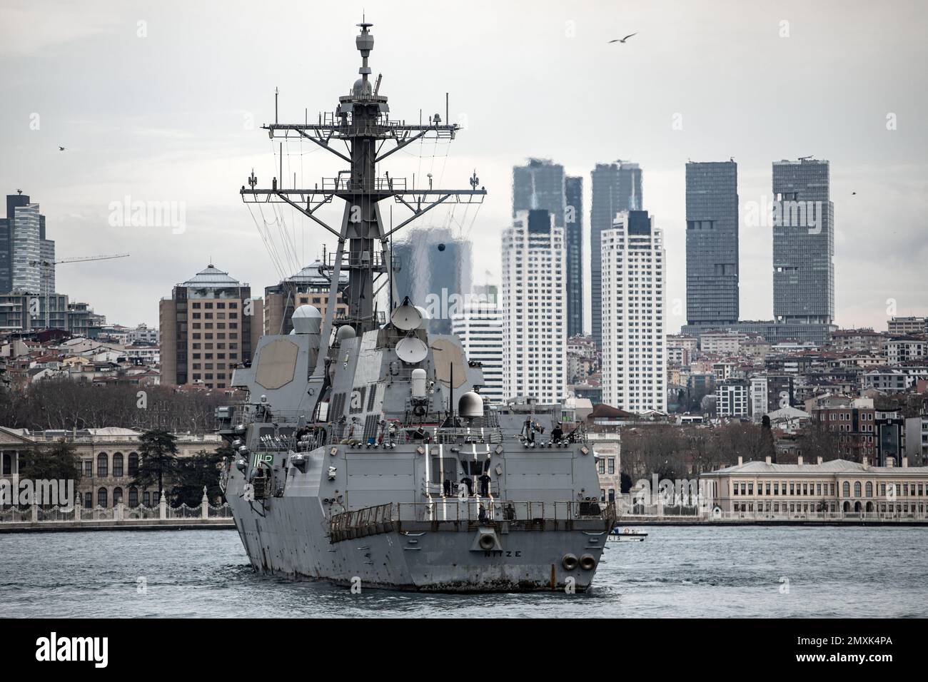 USS Nitze (DDG-94), an Arleigh Burke-class destroyer of U.S. Navy, is ...