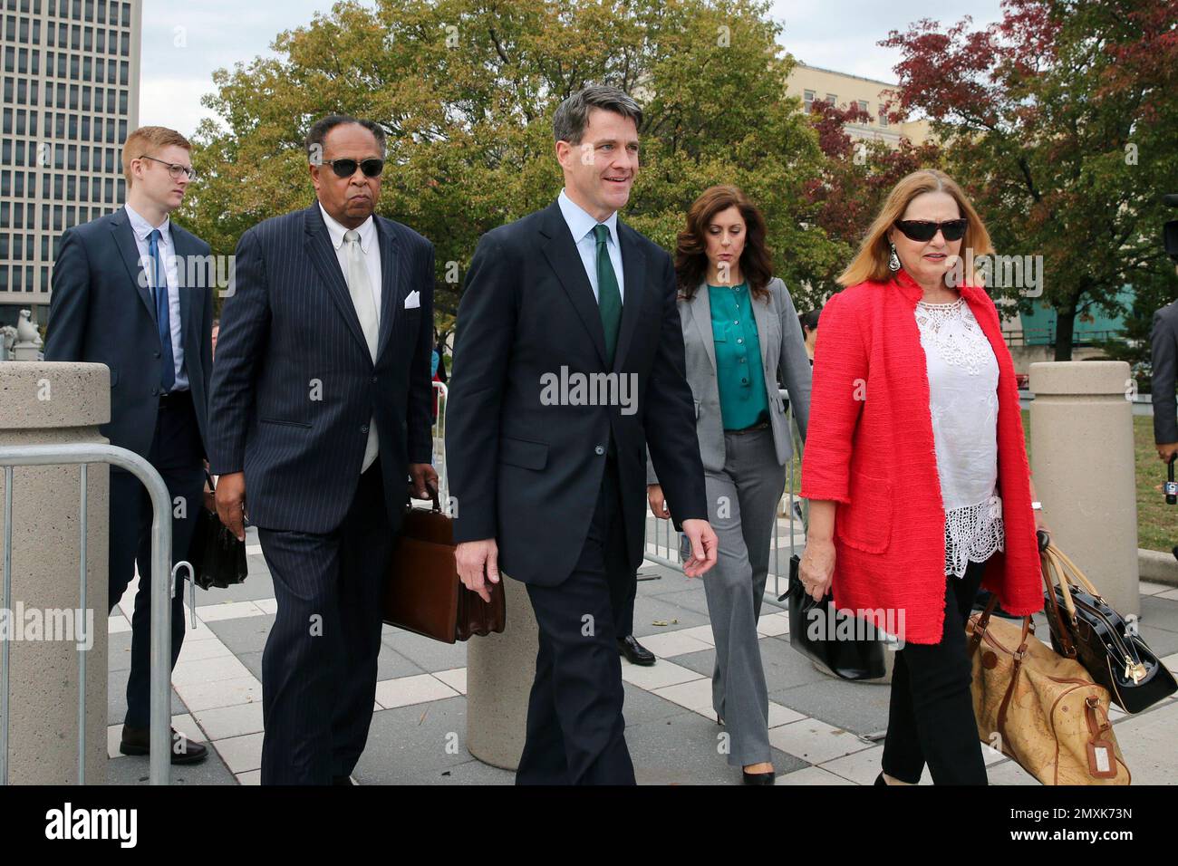 Bill Baroni, center, walks with and his attorney Jennifer Mara, second ...