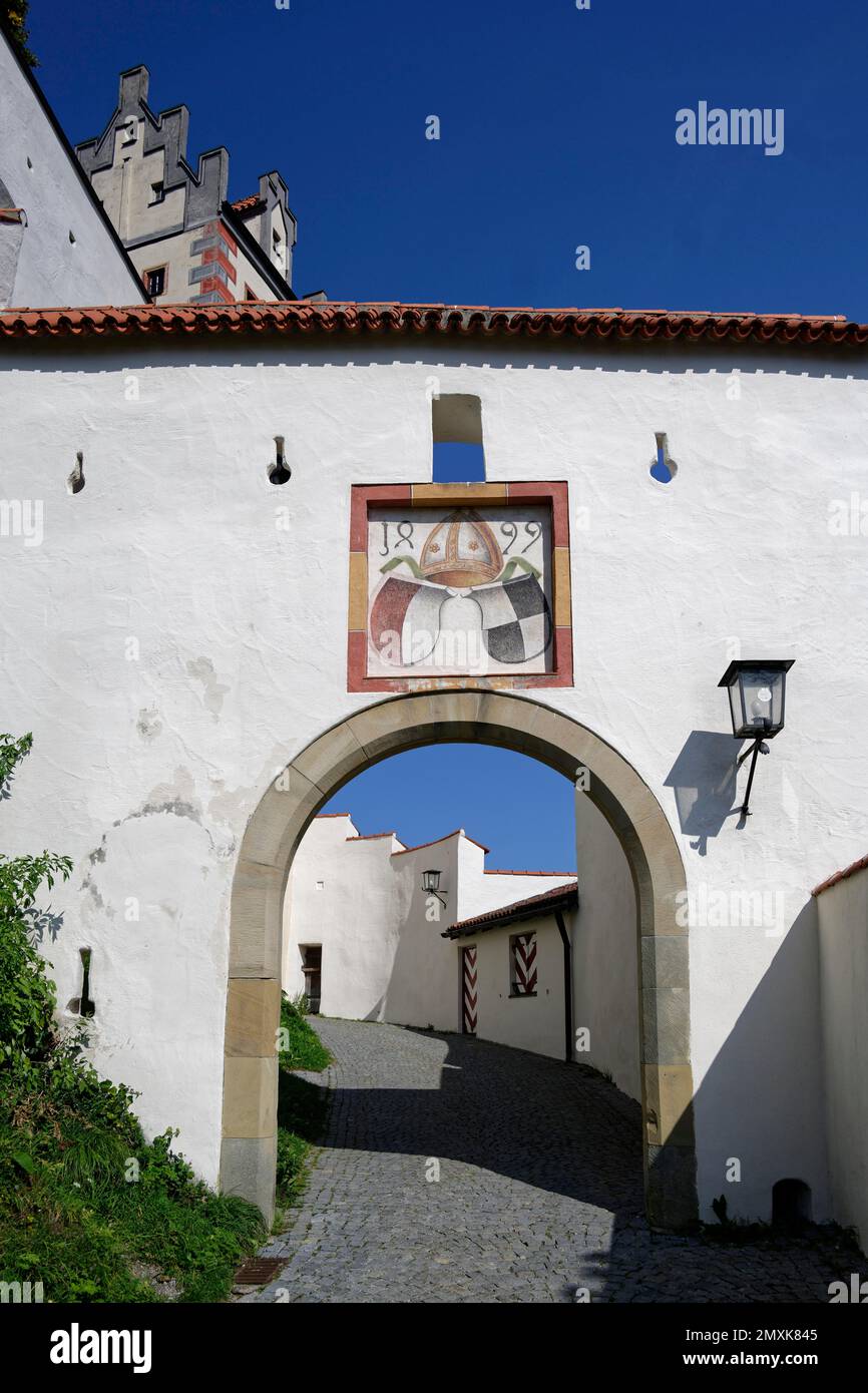Archway with coat of arms hi-res stock photography and images - Alamy