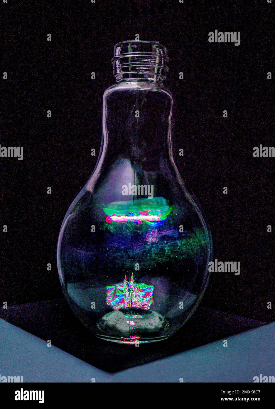 Dark background, abstract figures, long exposure, movement, pendulum ...