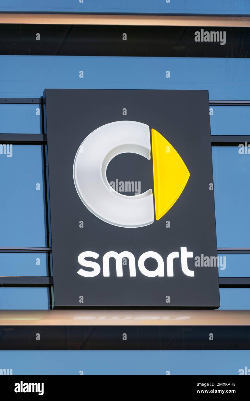 Smart logo hi-res stock photography and images - Alamy