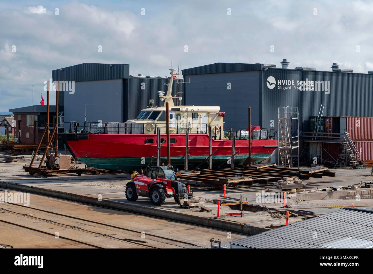 Europe shipyard hi-res stock photography and images - Alamy