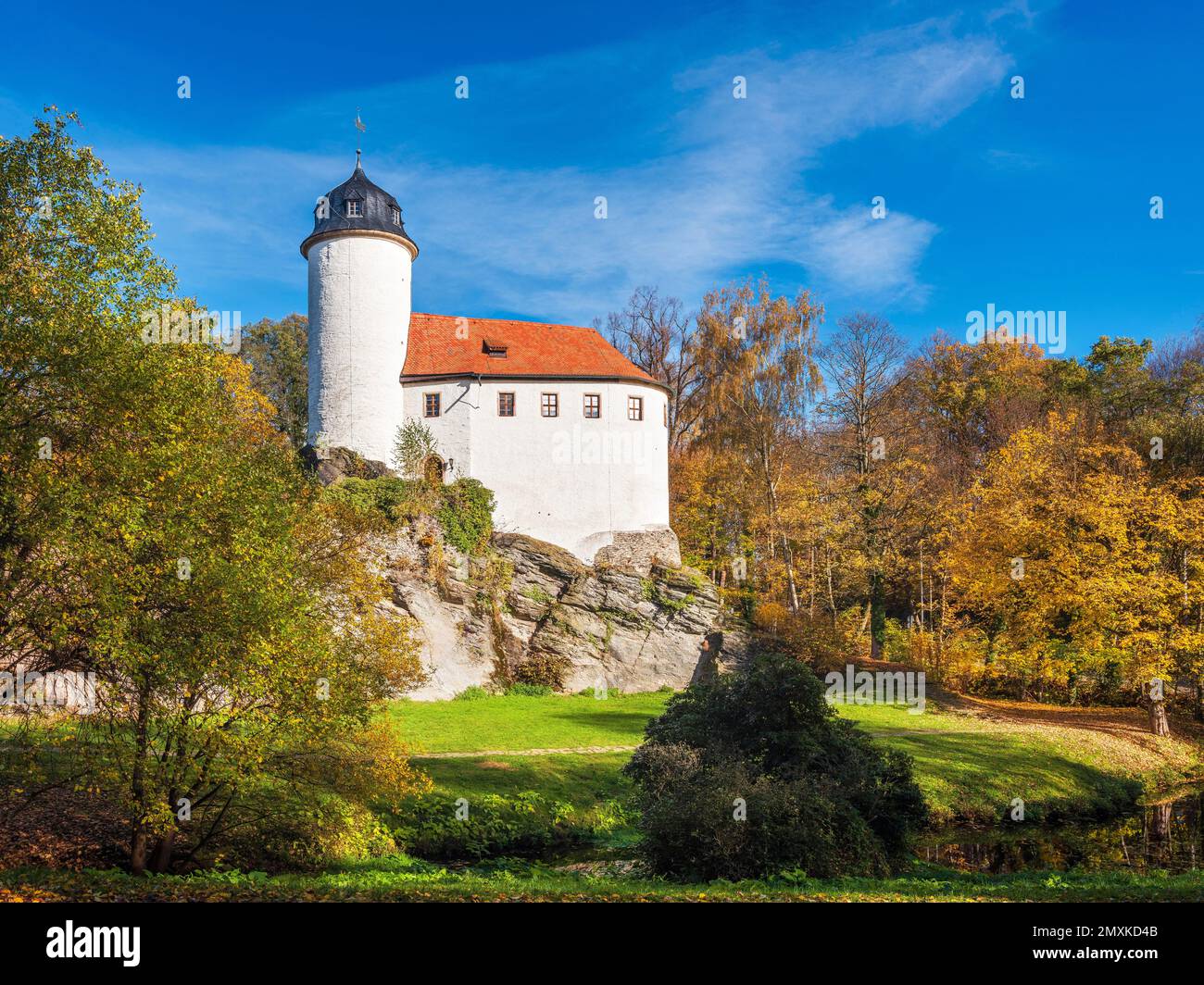 Smallest castle hi-res stock photography and images - Alamy