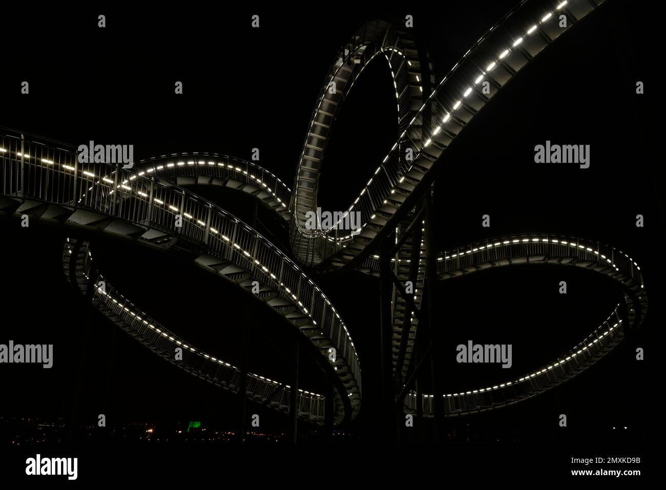 Landmark Tiger & Turtle - Magic Mountain, walk-in sculpture, Angerpark ...