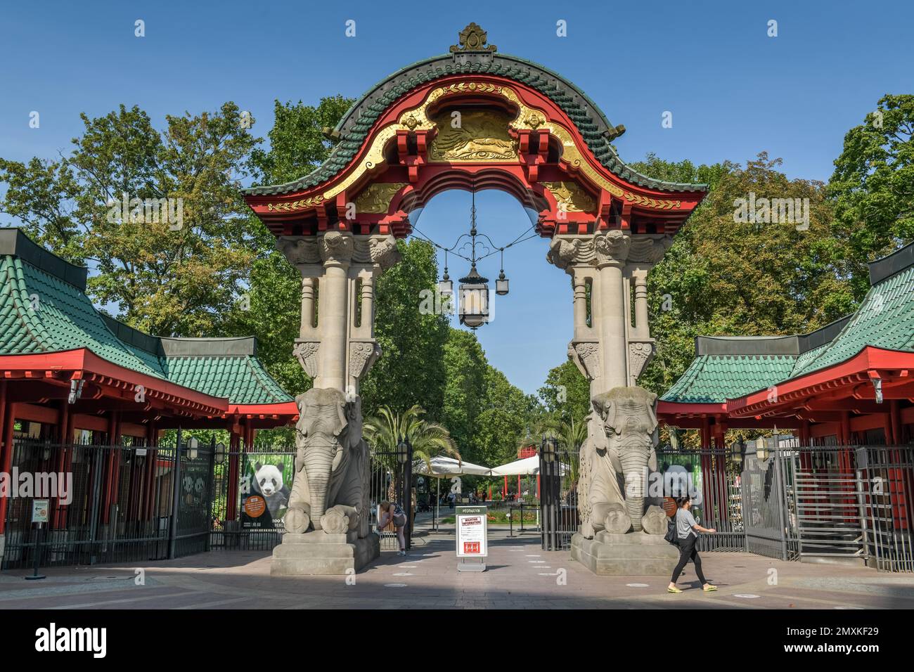 Berlin zoo entrance hi-res stock photography and images - Alamy