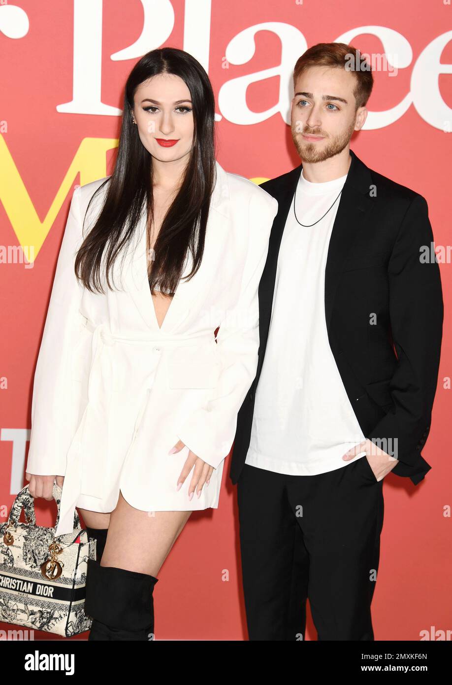 LOS ANGELES, CALIFORNIA - FEBRUARY 02: (L-R) Lexi Cohen and Austin ...