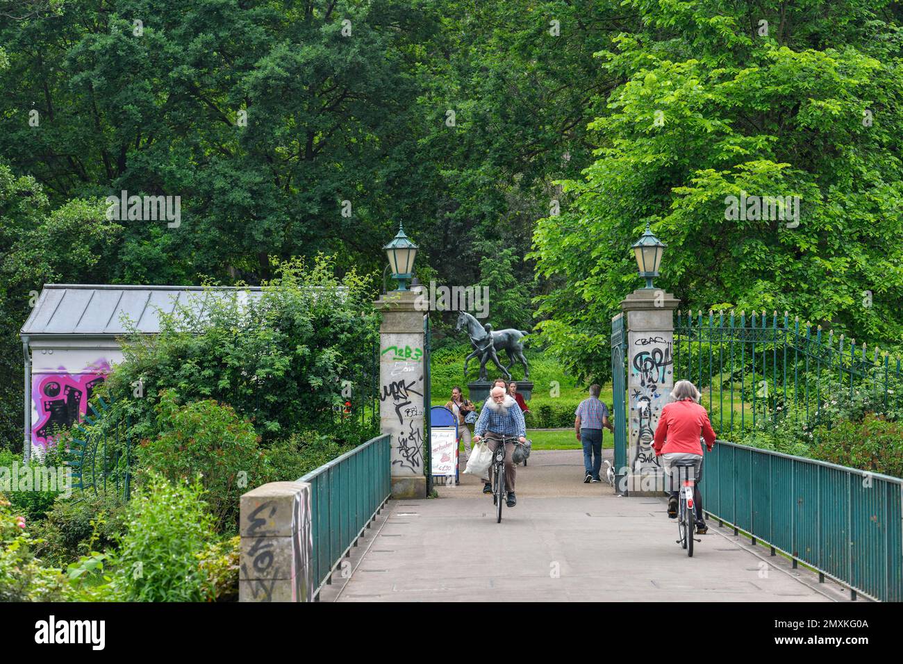 Bridge to the Gate House, Bürgermeisterin-Mevissen-Weg, Wallanlagen ...