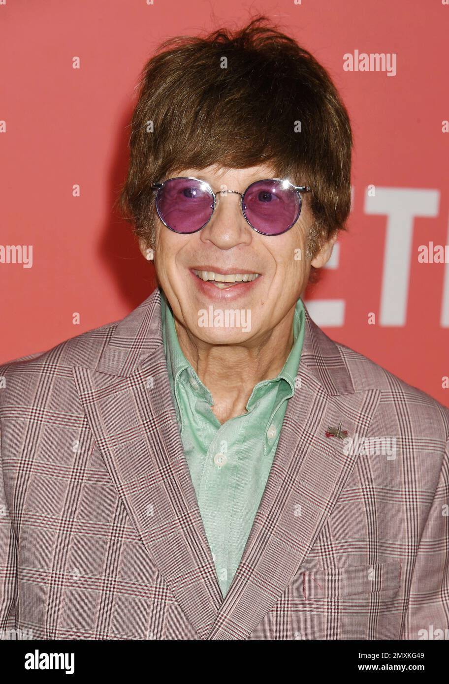 LOS ANGELES, CALIFORNIA - FEBRUARY 02: Elliot Easton attends the world ...