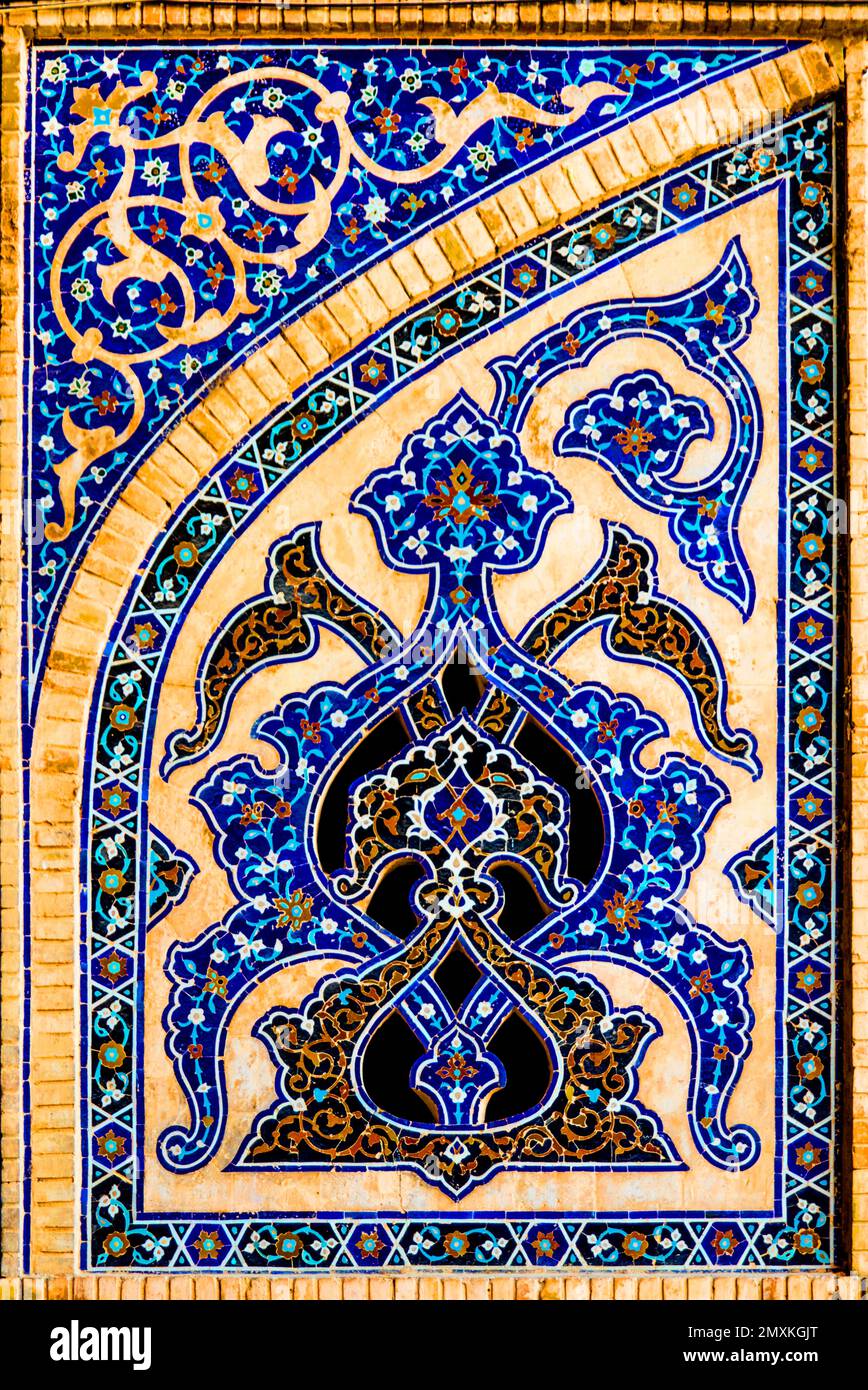xXFaience Mosaics, South Iwan, Friday Mosque, Masjid-e Jomeh, Isfahan ...