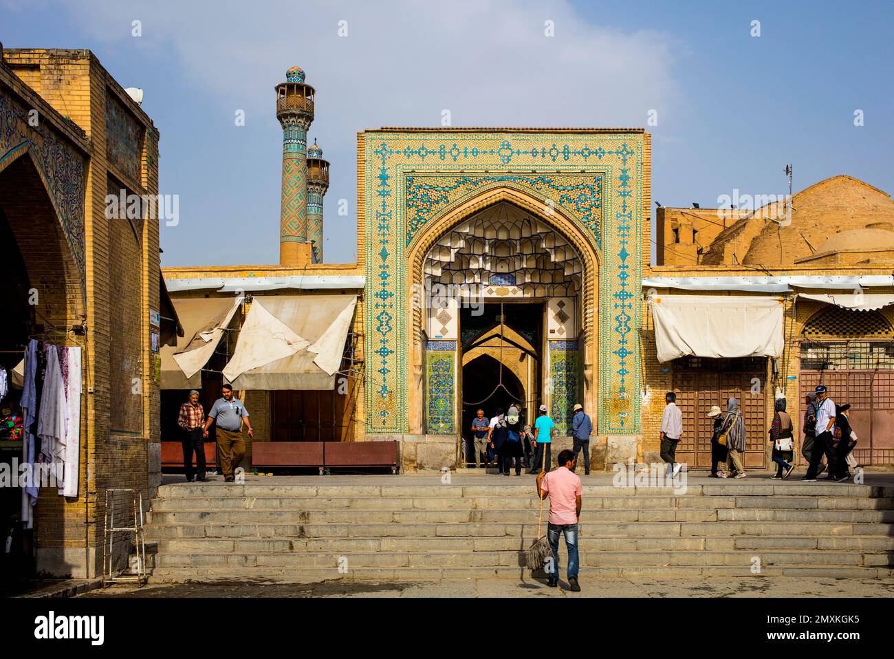 Entrance from the Grand Bazaar, Friday Mosque, Masjid-e Jomeh, Isfahan ...