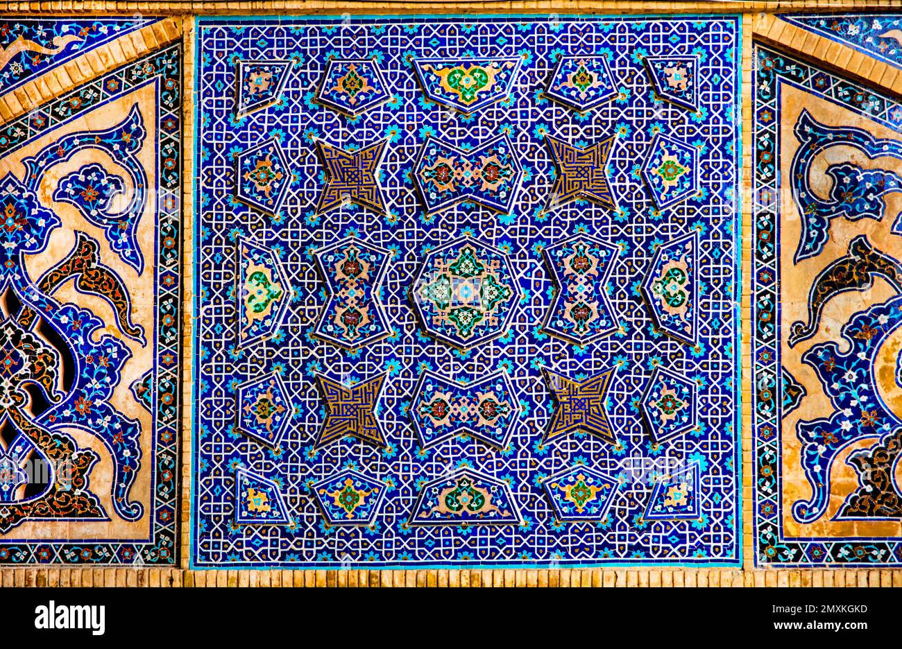 xXFaience Mosaics, South Iwan, Friday Mosque, Masjid-e Jomeh, Isfahan ...