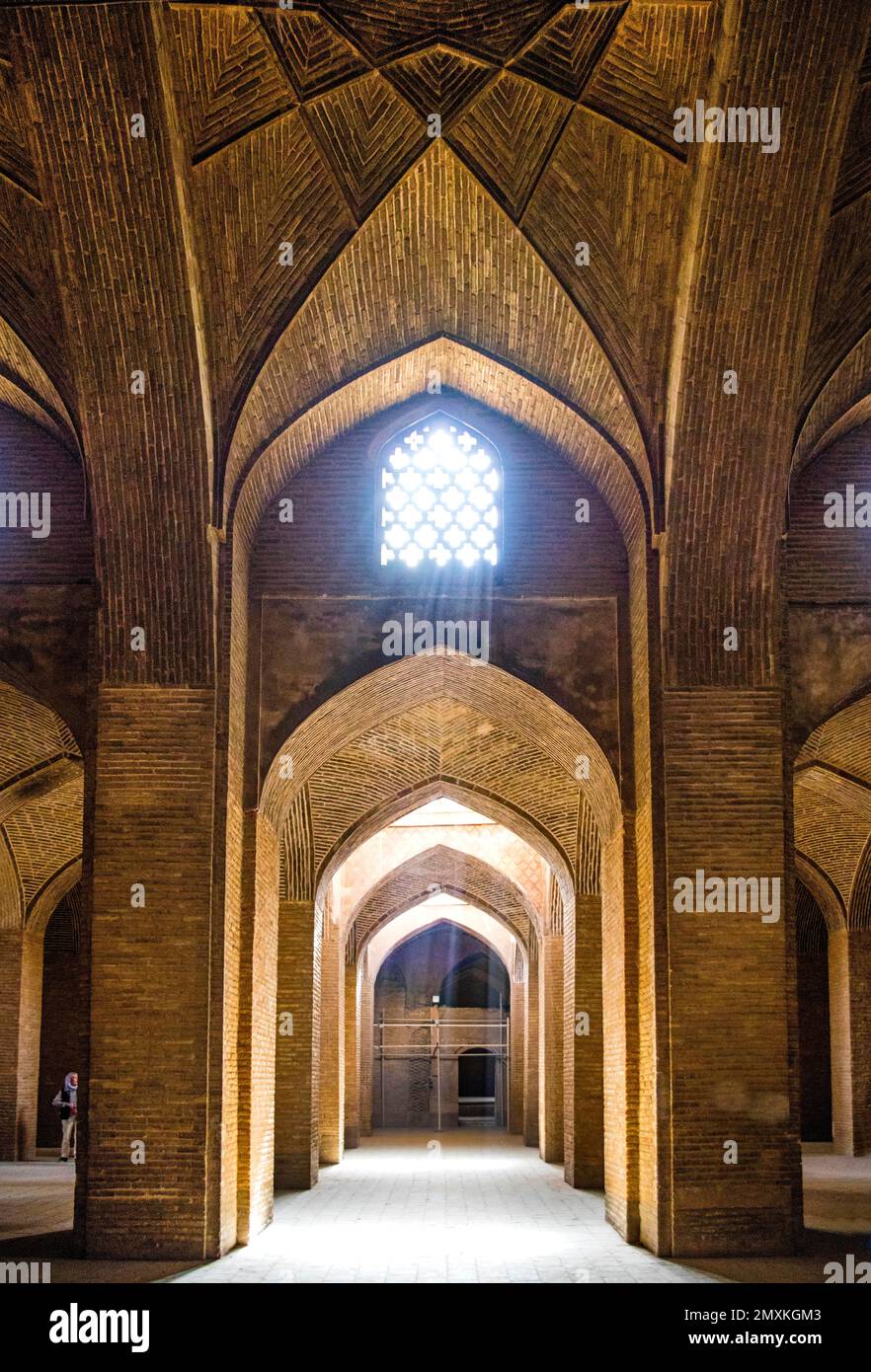 Columned Hall at South Ivan, Friday Mosque, Masjid-e Jomeh, Isfahan ...