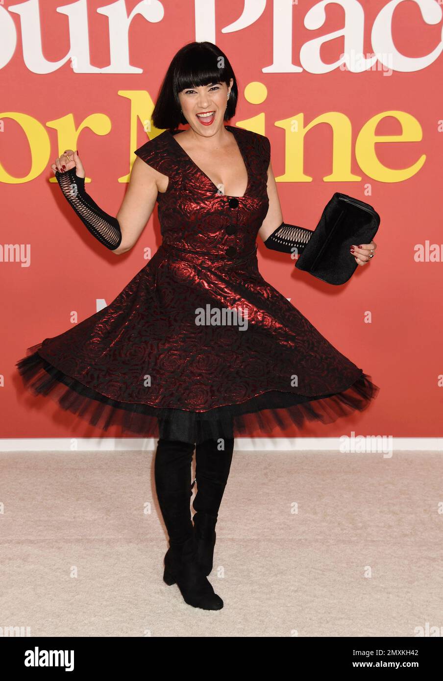 LOS ANGELES, CALIFORNIA - FEBRUARY 02: Lupe Cambiasso attends the world ...