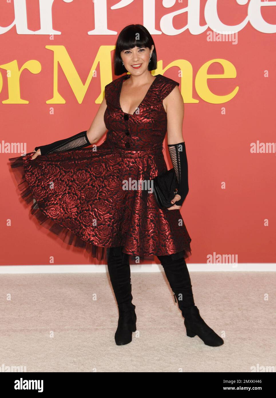 LOS ANGELES, CALIFORNIA - FEBRUARY 02: Lupe Cambiasso attends the world ...