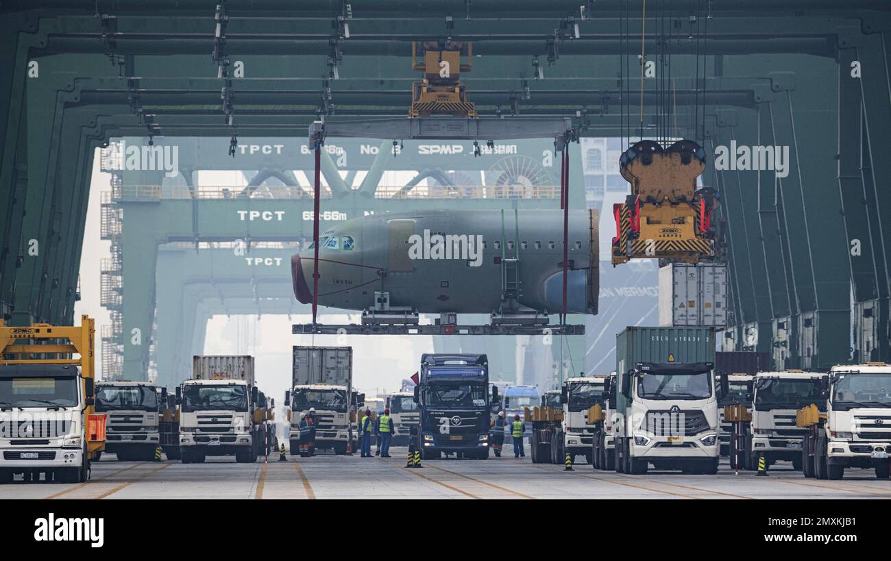 Tianjin Pacific container freight terminal Stock Photo - Alamy