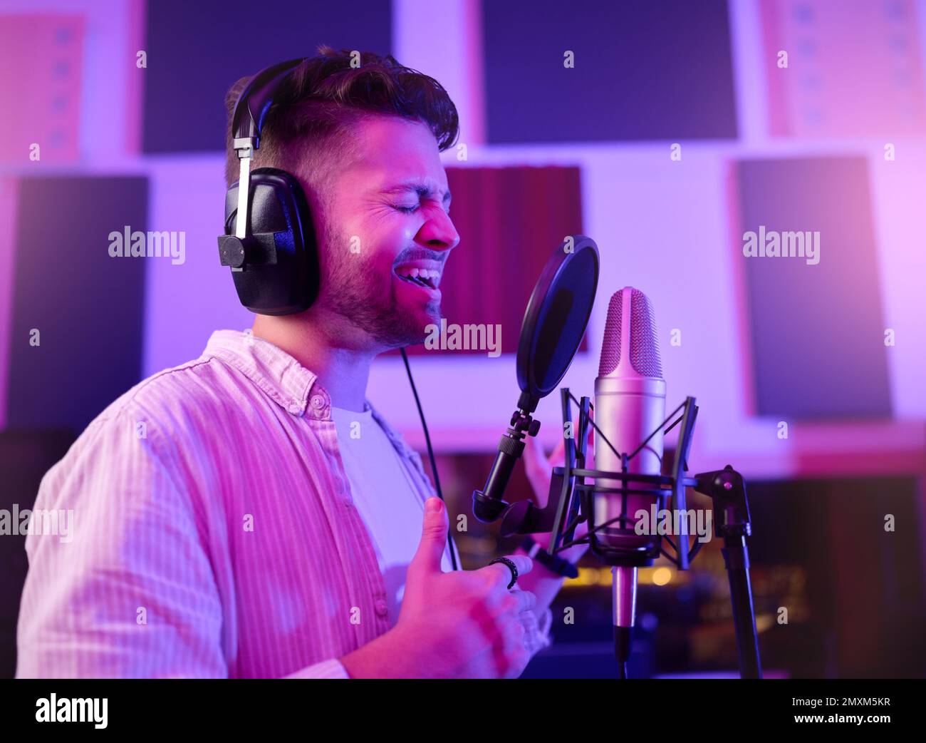 Theatre phone dark hi-res stock photography and images - Alamy