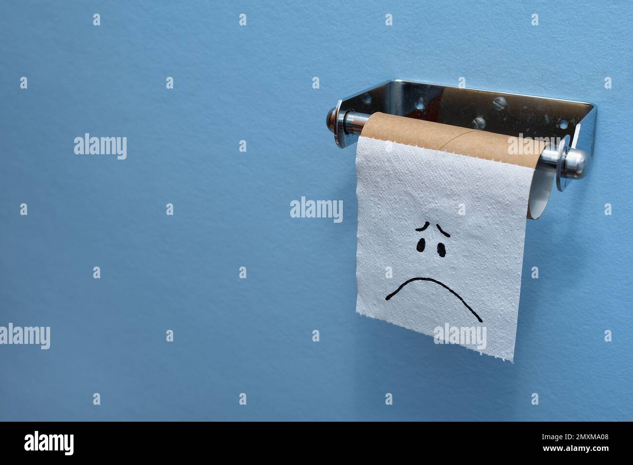 Face on loo roll hi-res stock photography and images - Alamy