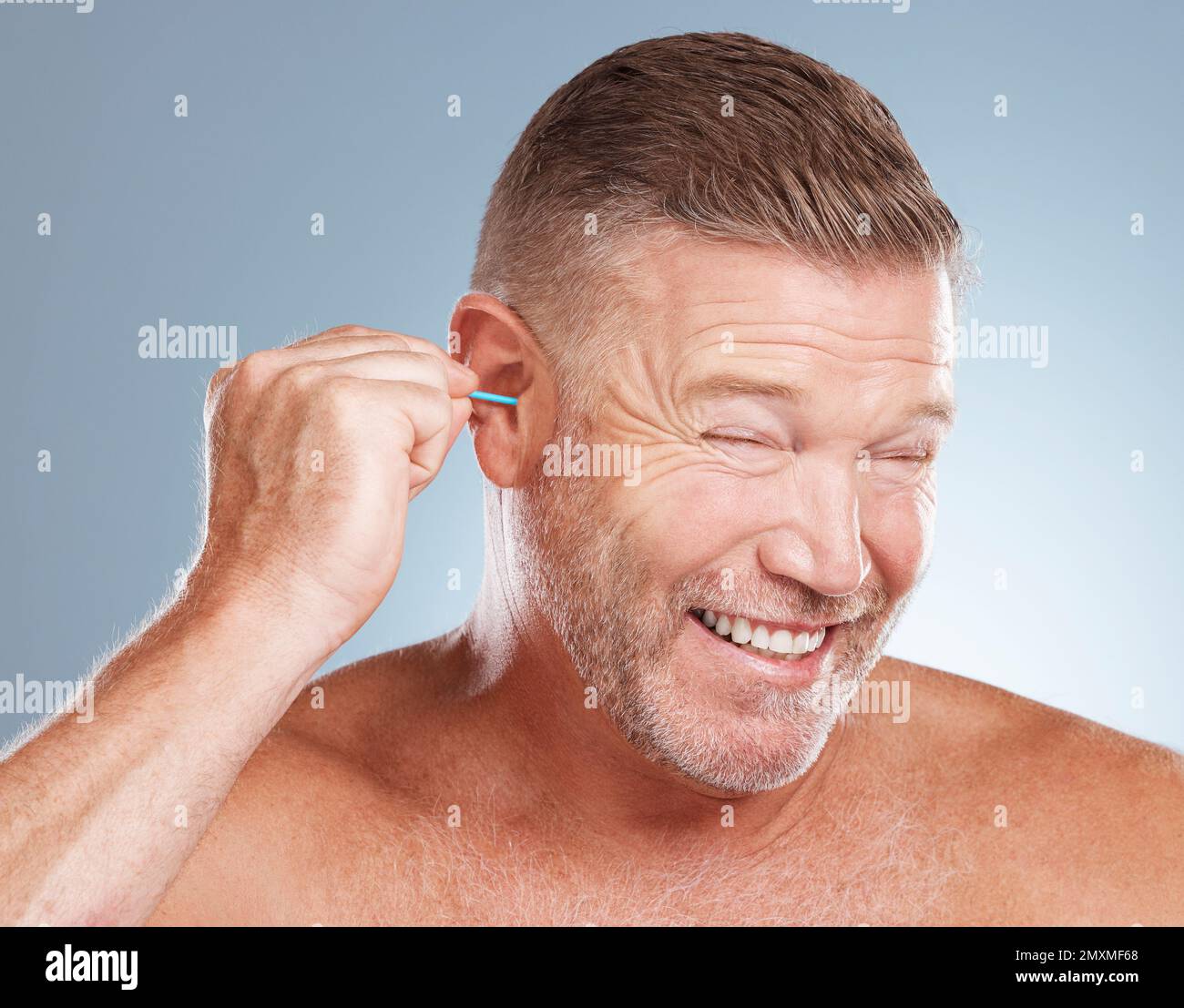 Cleaning ear shower hi-res stock photography and images - Alamy