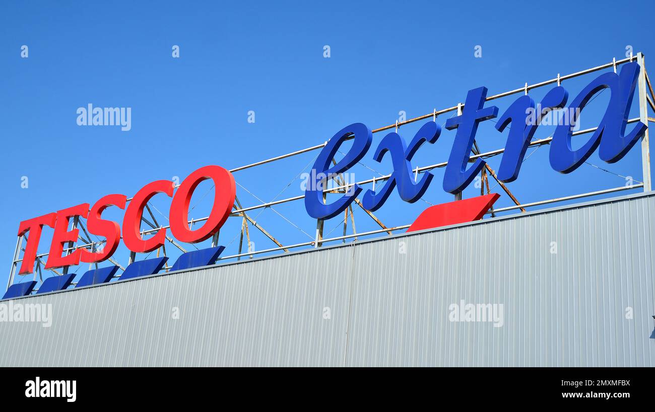 Advertising banner tesco hi-res stock photography and images - Alamy