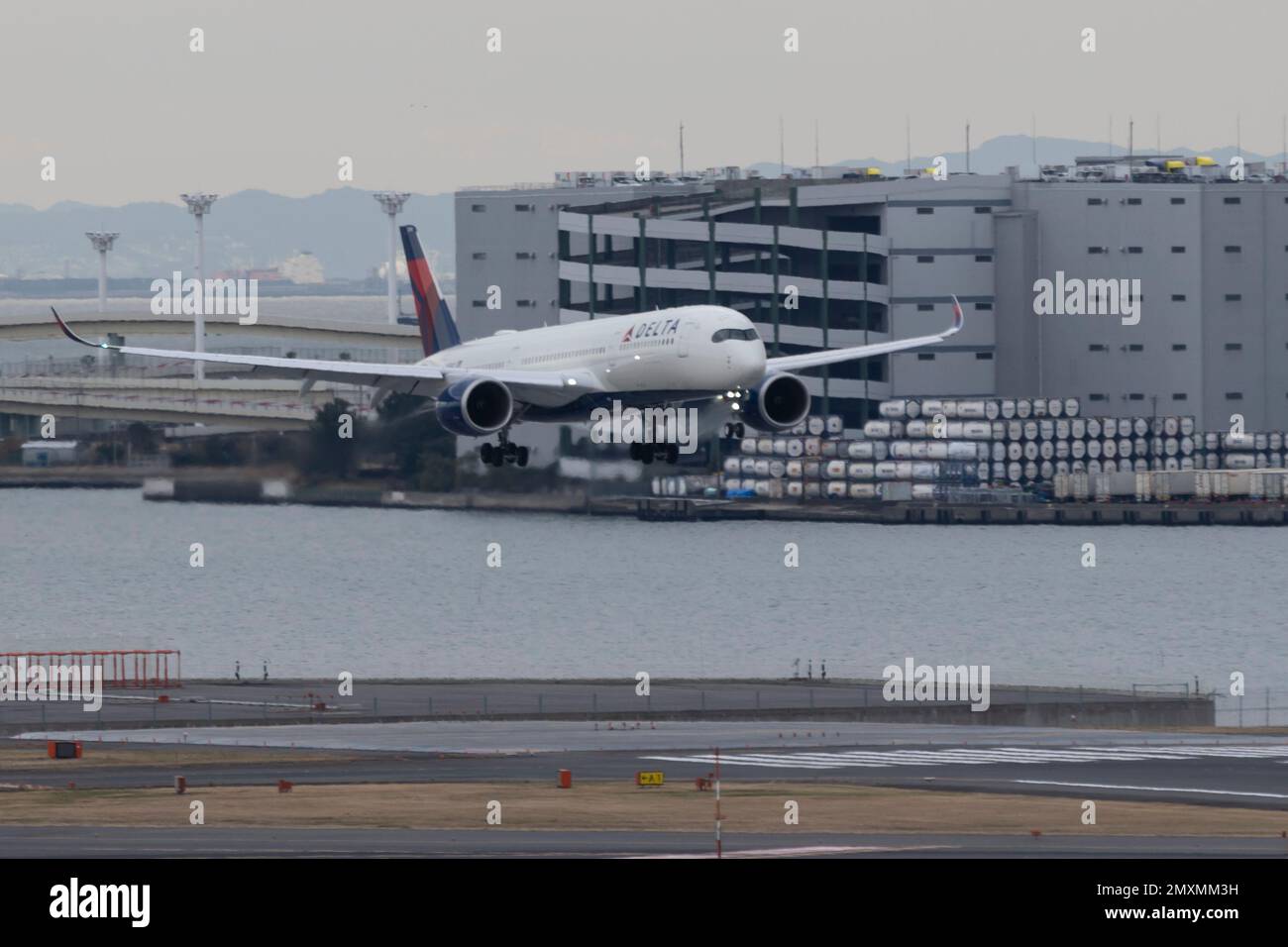 Tokyo, Japan. 2nd Feb, 2023. A Delta Airlines Airbus A350-900 (N518DZ ...