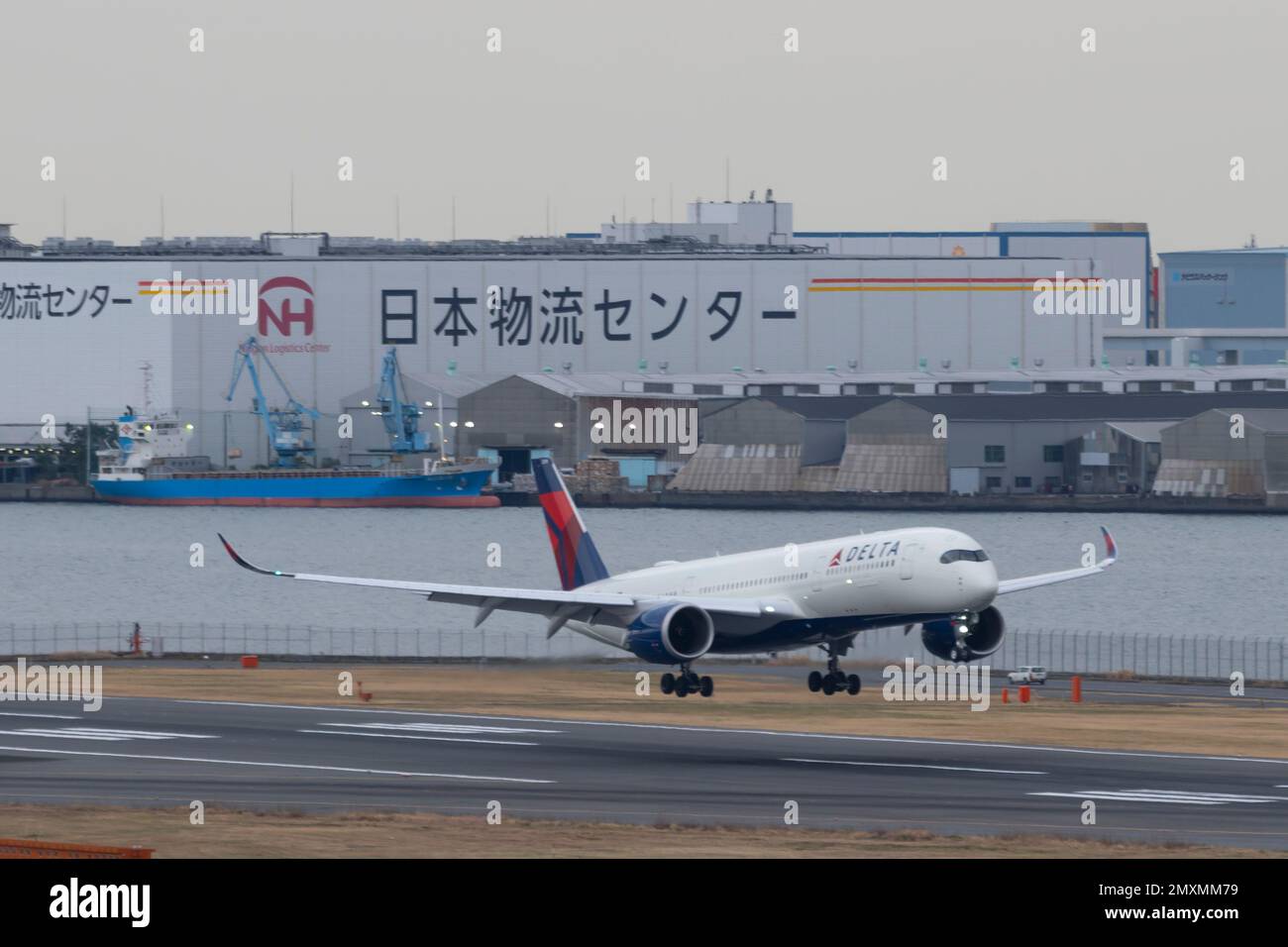 Tokyo, Japan. 2nd Feb, 2023. A Delta Airlines Airbus A350-900 (N518DZ ...