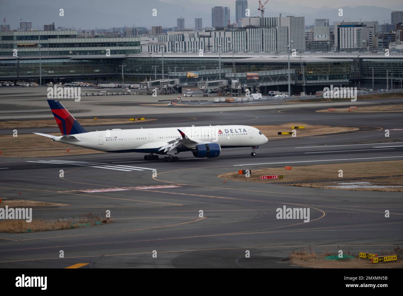 Tokyo, Japan. 2nd Feb, 2023. A Delta Airlines Airbus A350-900 (N518DZ ...