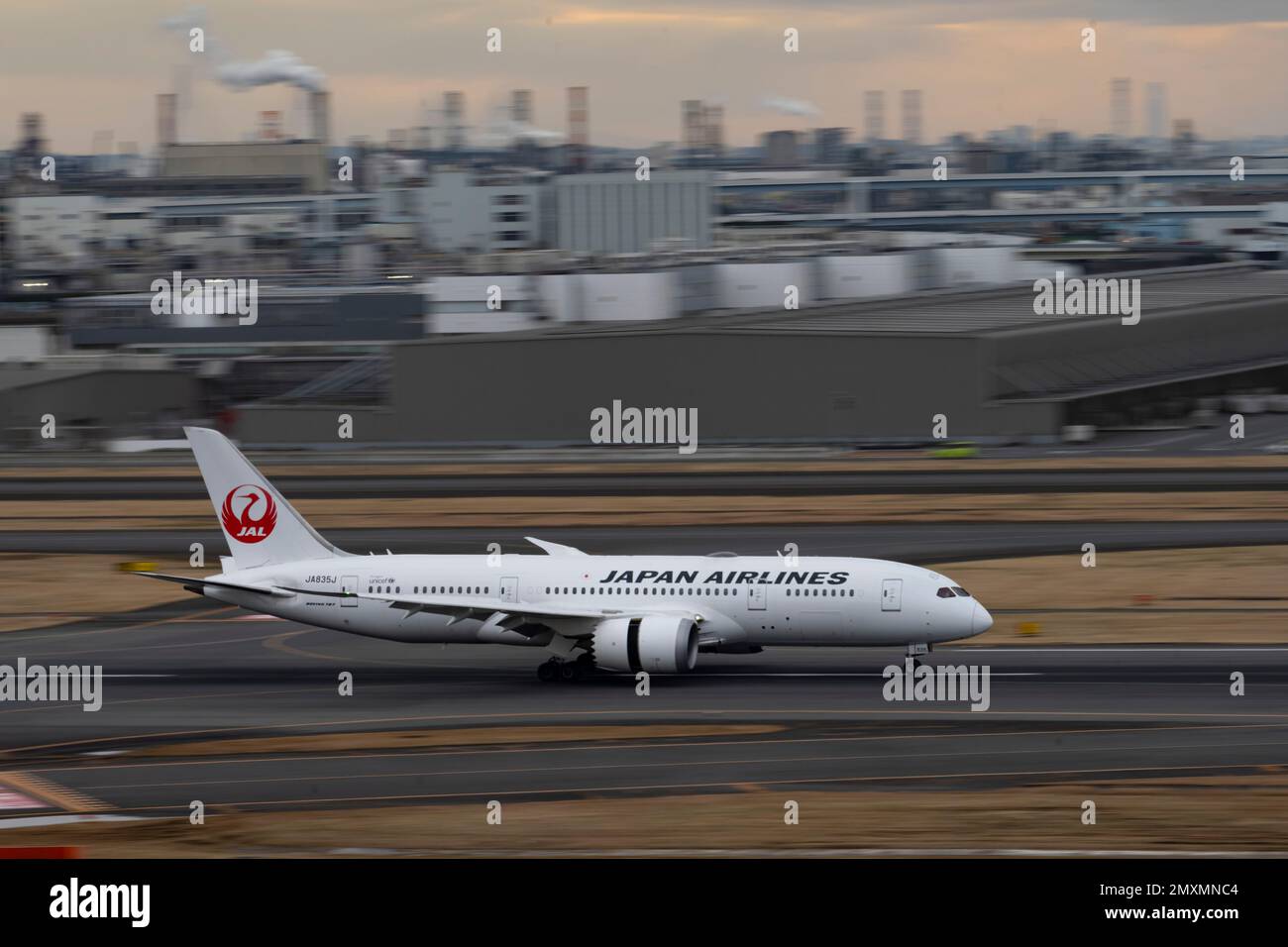 Tokyo, Japan. 2nd Feb, 2023. A Japan Airlines Boeing 787 Dreamliner ...