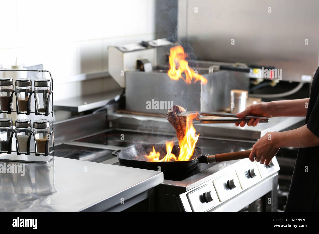 Flame on stove hi-res stock photography and images - Alamy