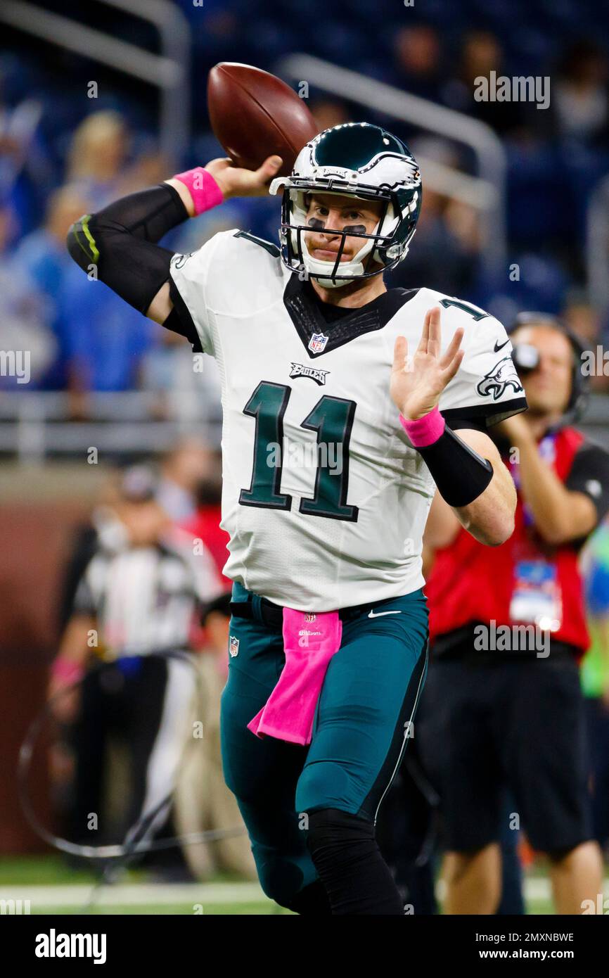 Philadelphia Eagles quarterback Carson Wentz (11) warms up prior to an ...