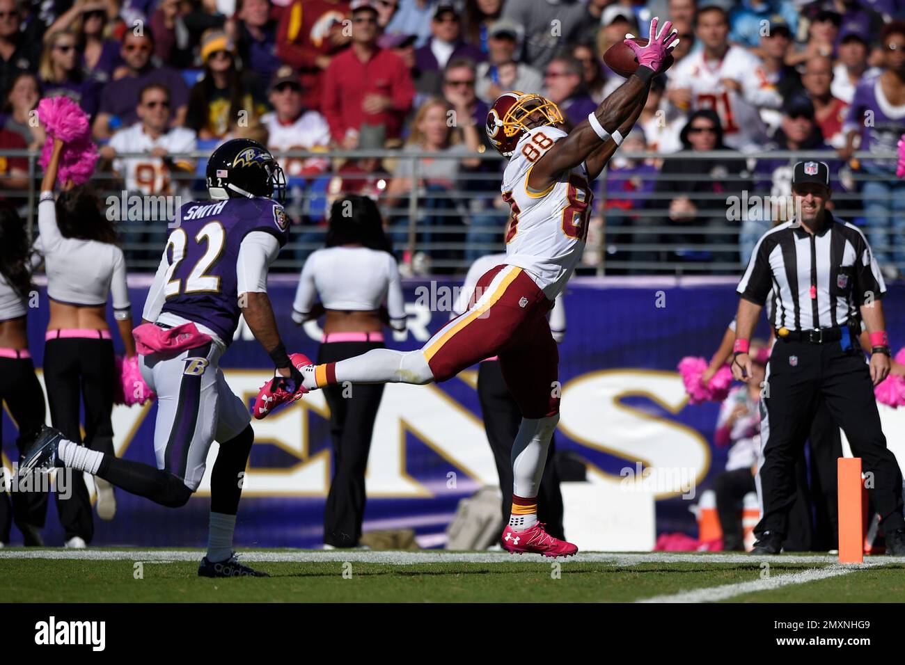 Washington Redskins' Pierre Garcon (88) pulls in a touchdown pass past ...