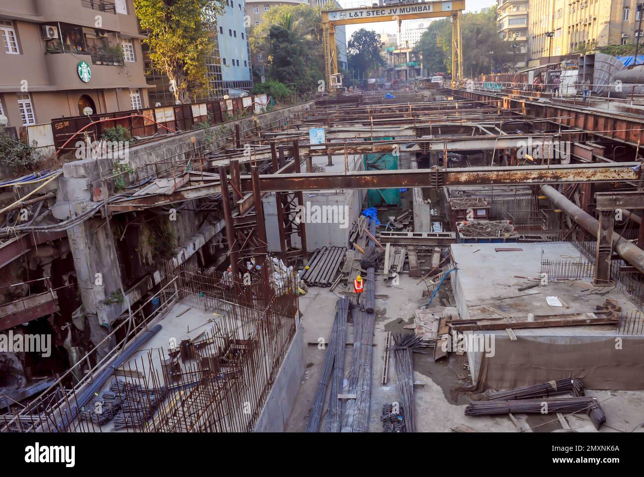INDIA. MUMBAI. (BOMBAY) METRO - DREAM LINE - CONSTRUCTION SITE, OPENING ...